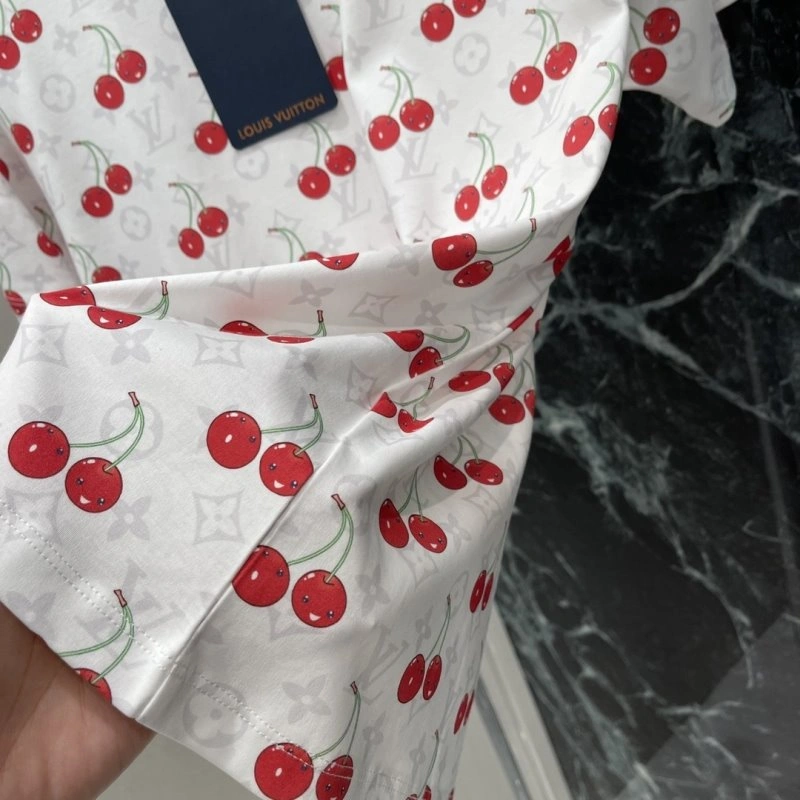 Top match Louis Vuitton T-Shirts
