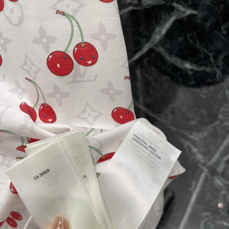 Top match Louis Vuitton T-Shirts