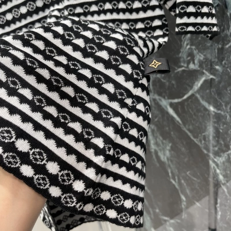 Accurate model Louis Vuitton T-Shirts