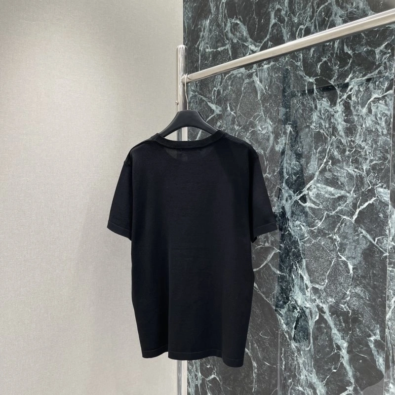 Indistinguishable Louis Vuitton T-Shirts