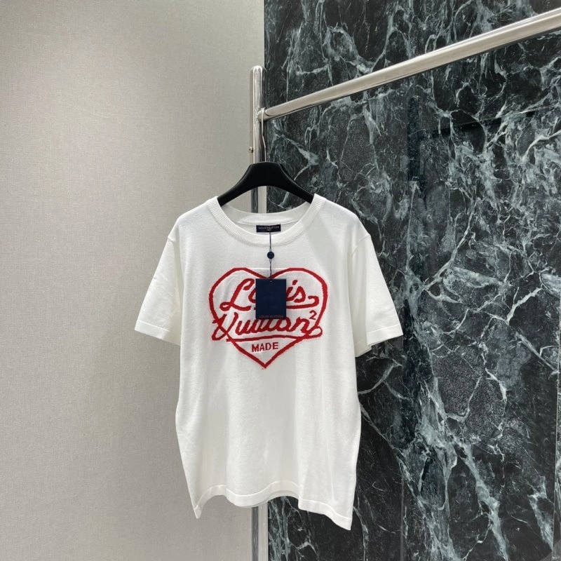 Indistinguishable Louis Vuitton T-Shirts