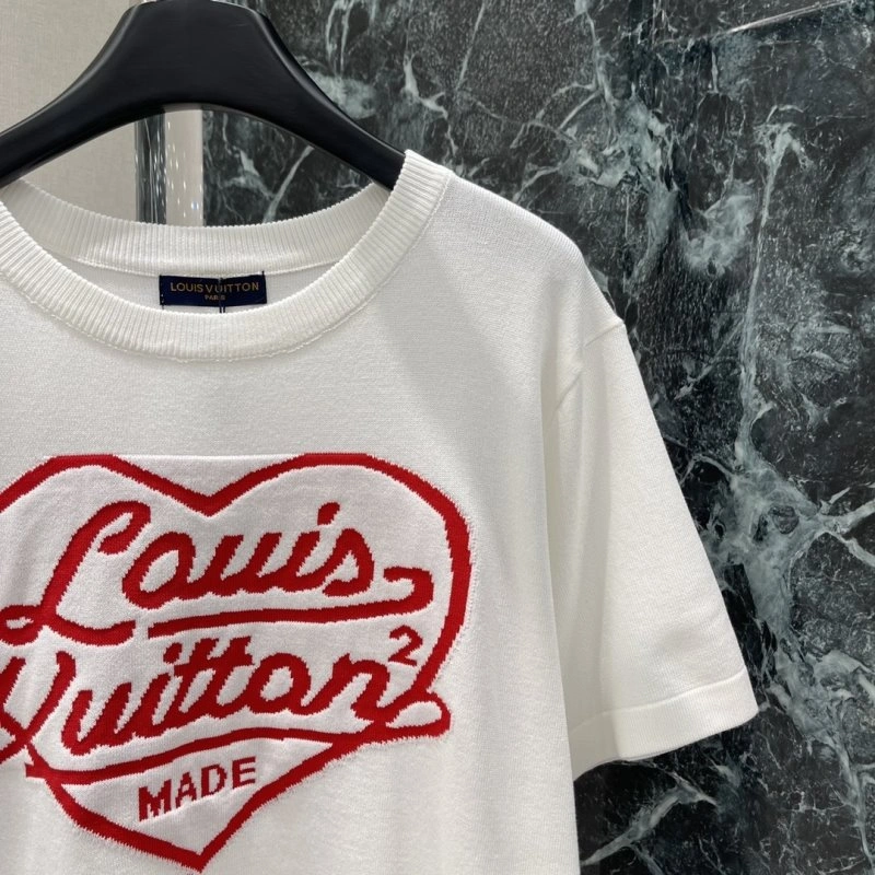 Indistinguishable Louis Vuitton T-Shirts