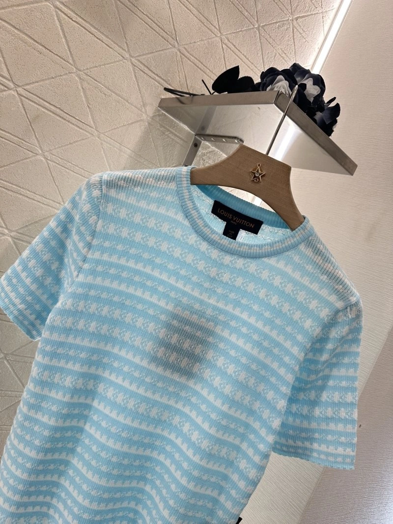 Indistinguishable Louis Vuitton T-Shirts
