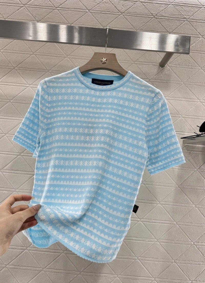 Indistinguishable Louis Vuitton T-Shirts