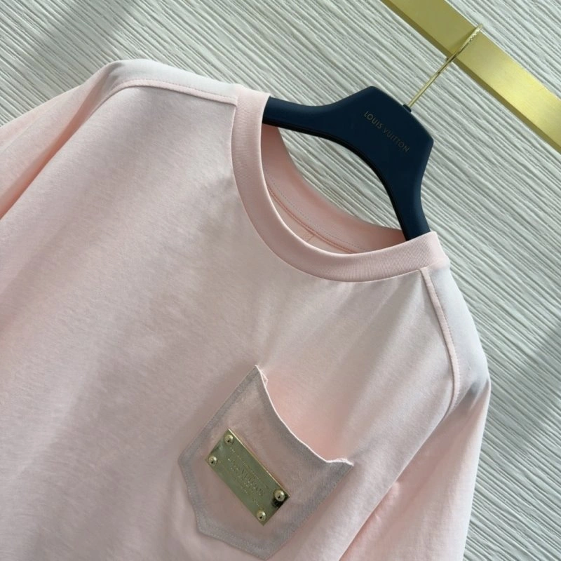 Indistinguishable Louis Vuitton T-Shirts