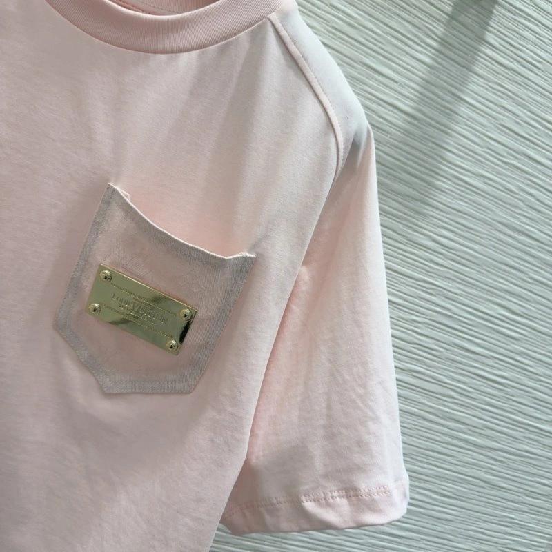 Indistinguishable Louis Vuitton T-Shirts