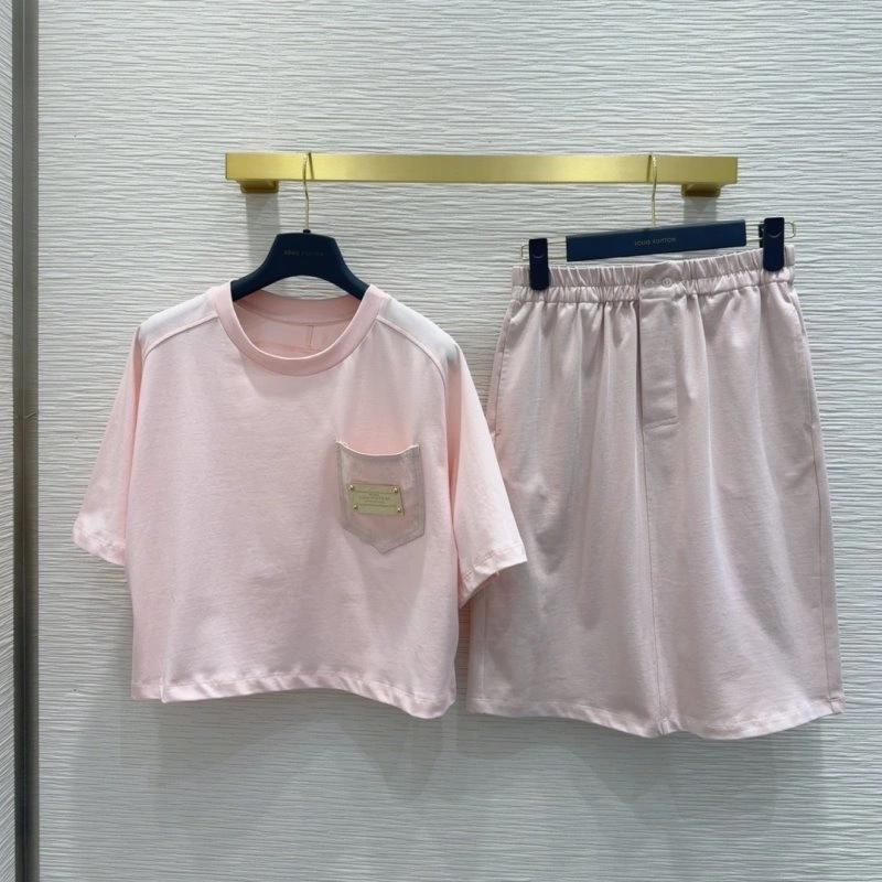 Indistinguishable Louis Vuitton T-Shirts