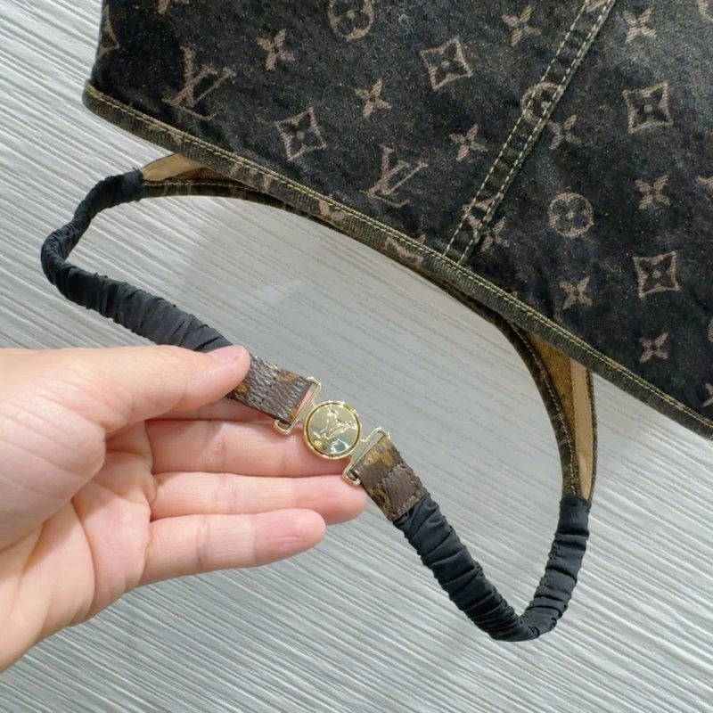 Precise copy Louis Vuitton T-Shirts