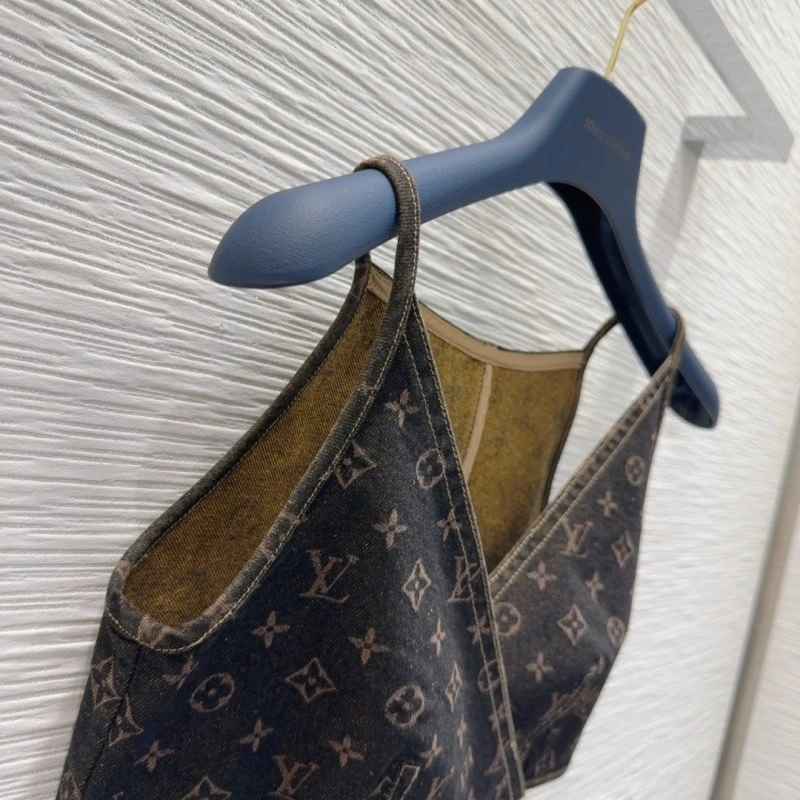 Precise copy Louis Vuitton T-Shirts