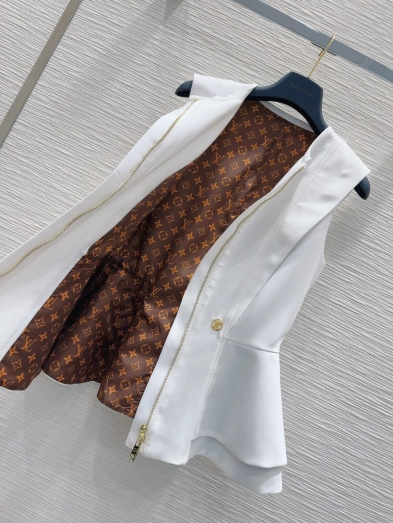 Accurate model Louis Vuitton T-Shirts