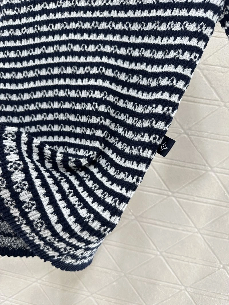 Precise copy Louis Vuitton T-Shirts