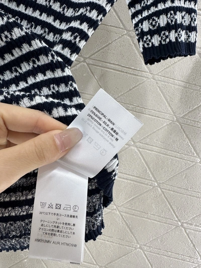 Precise copy Louis Vuitton T-Shirts