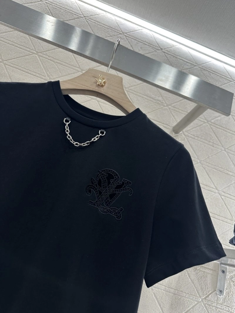 Accurate model Louis Vuitton T-Shirts