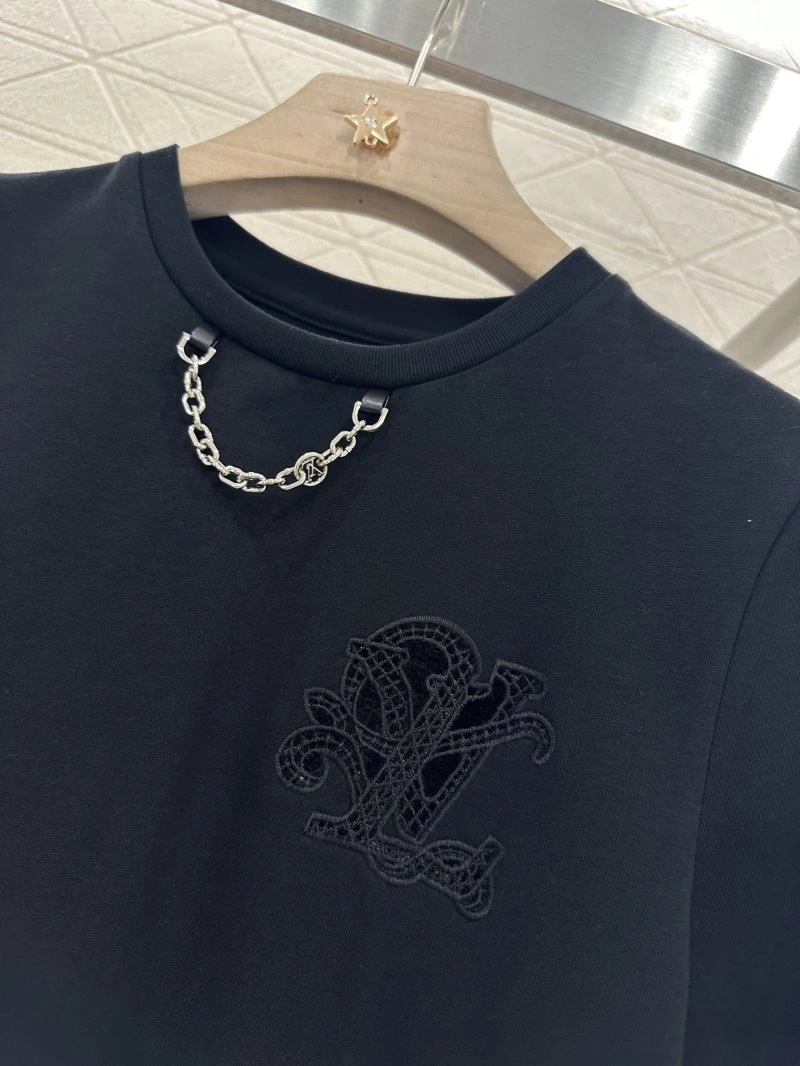 Accurate model Louis Vuitton T-Shirts