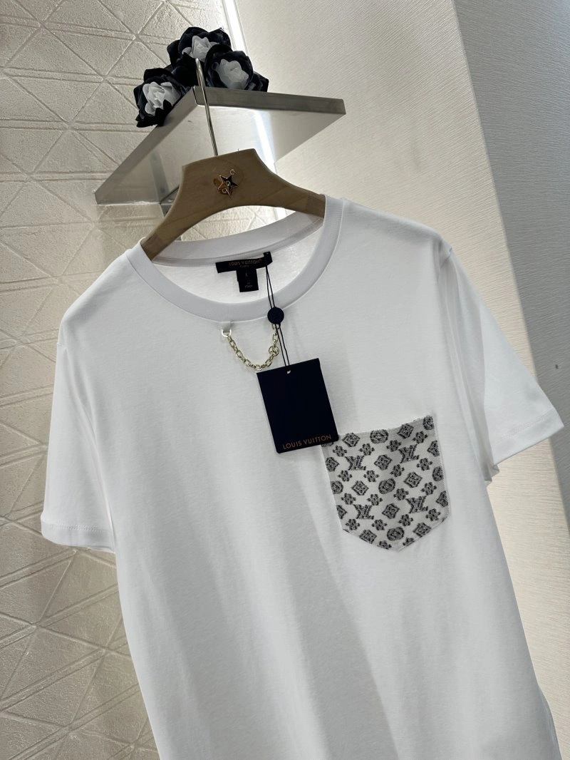 Exact replica Louis Vuitton T-Shirts