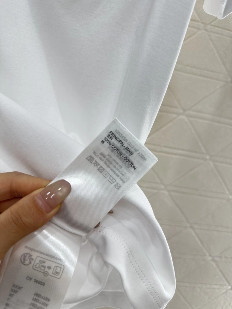 Exact replica Louis Vuitton T-Shirts