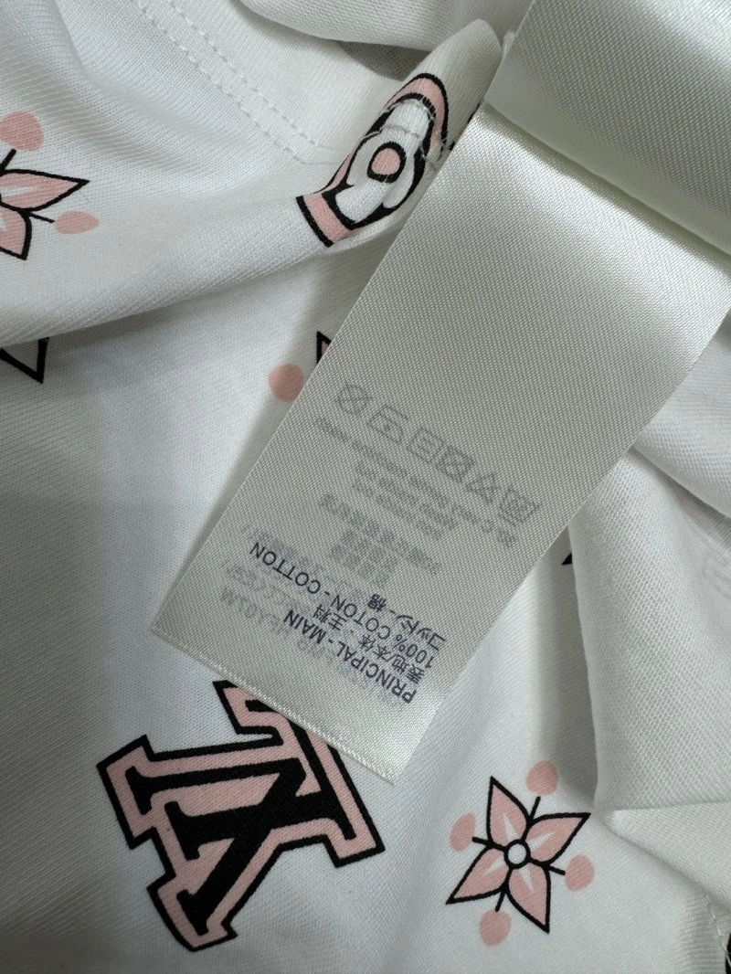 Bargain Louis Vuitton T-Shirts