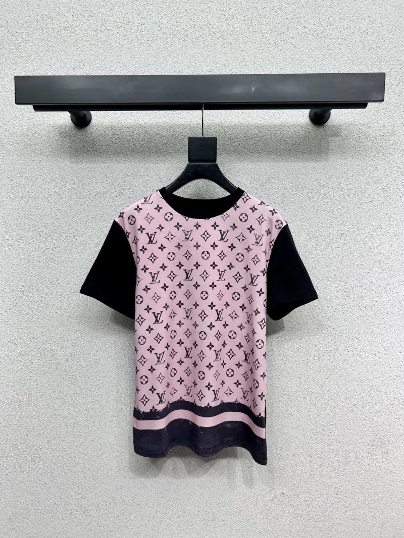 Indistinguishable Louis Vuitton T-Shirts
