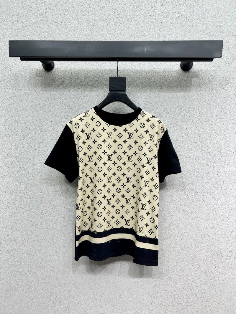 Indistinguishable Louis Vuitton T-Shirts