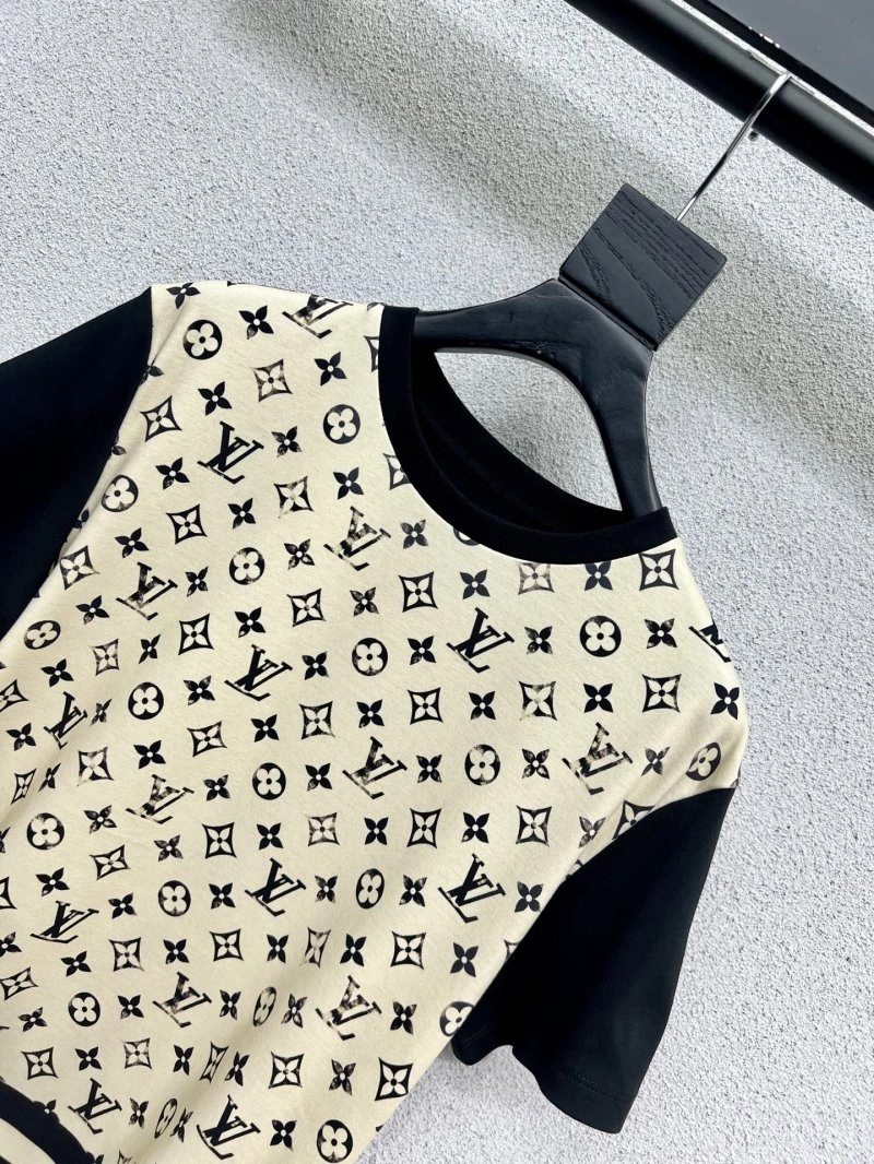 Indistinguishable Louis Vuitton T-Shirts