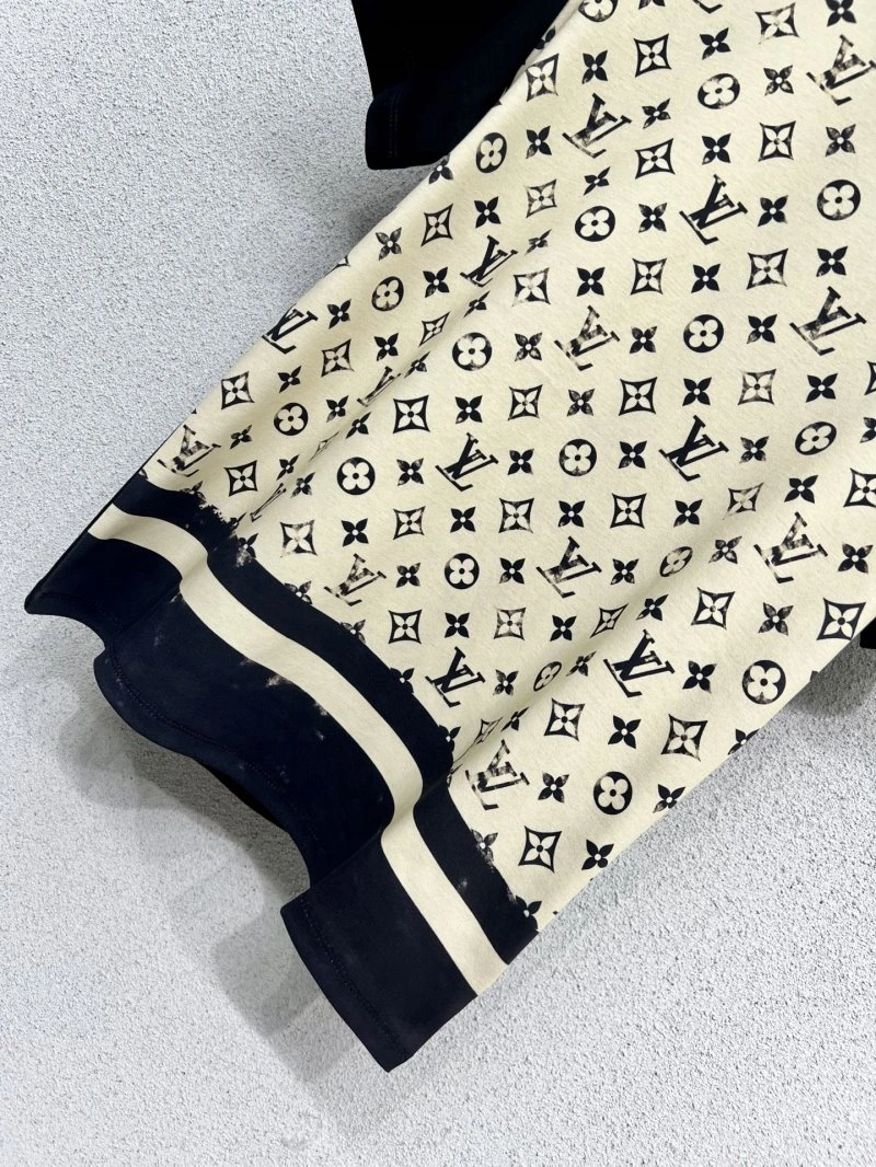 Indistinguishable Louis Vuitton T-Shirts