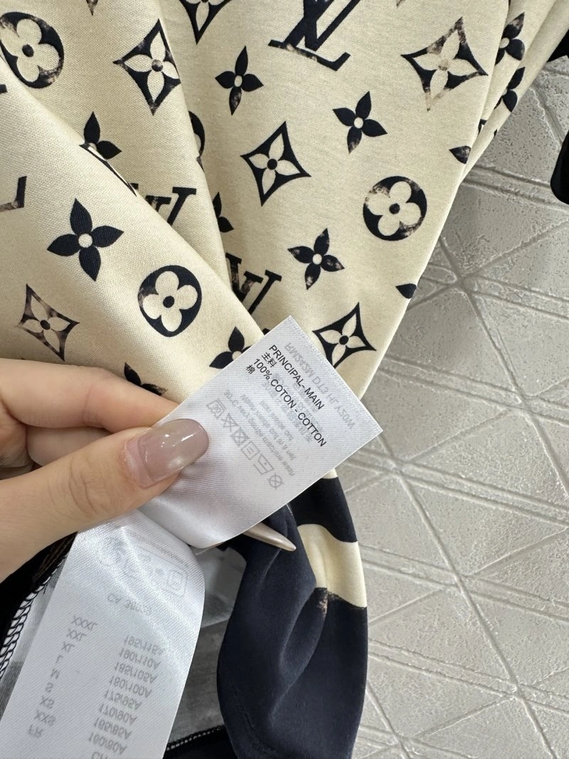 High fidelity Louis Vuitton T-Shirts