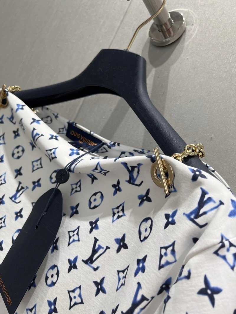 Precise copy Louis Vuitton T-Shirts