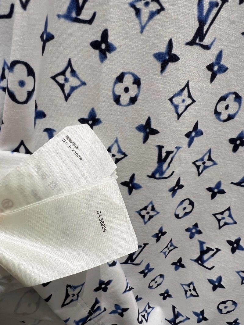 Precise copy Louis Vuitton T-Shirts