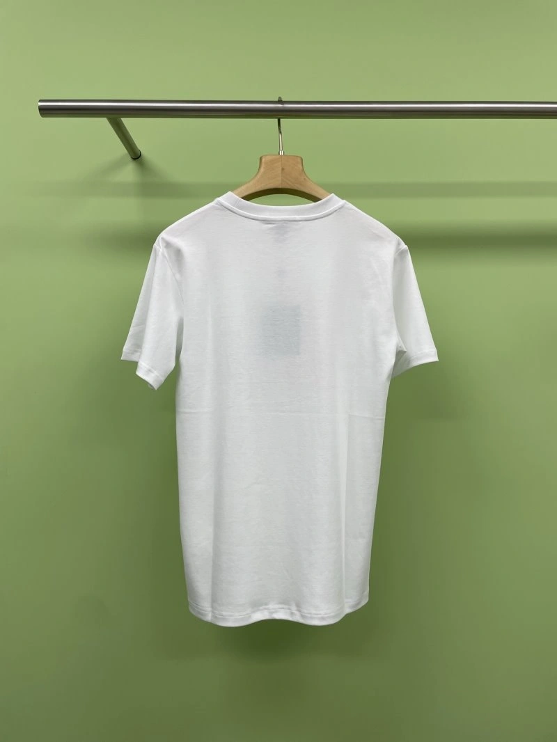 Indistinguishable Louis Vuitton T-Shirts
