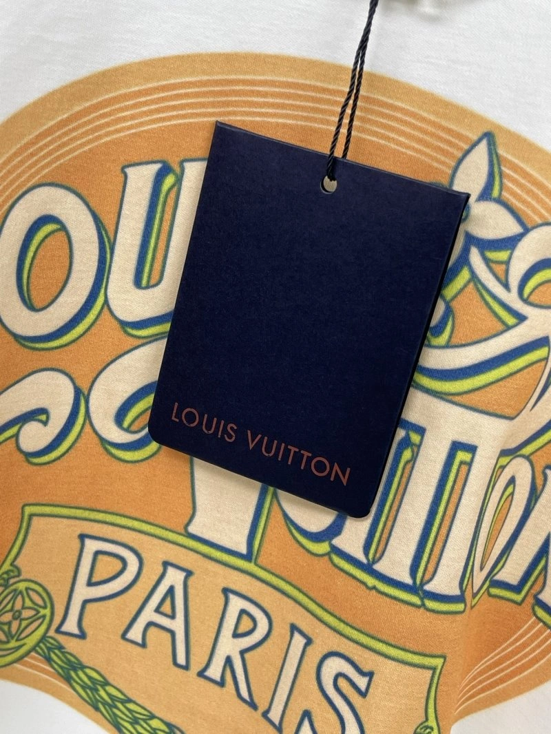 Indistinguishable Louis Vuitton T-Shirts