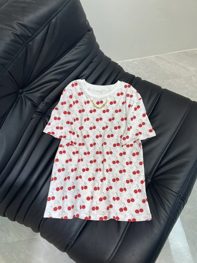 Indistinguishable Louis Vuitton T-Shirts
