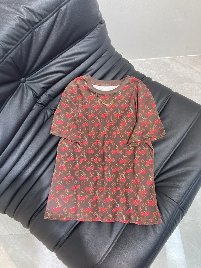 Indistinguishable Louis Vuitton T-Shirts