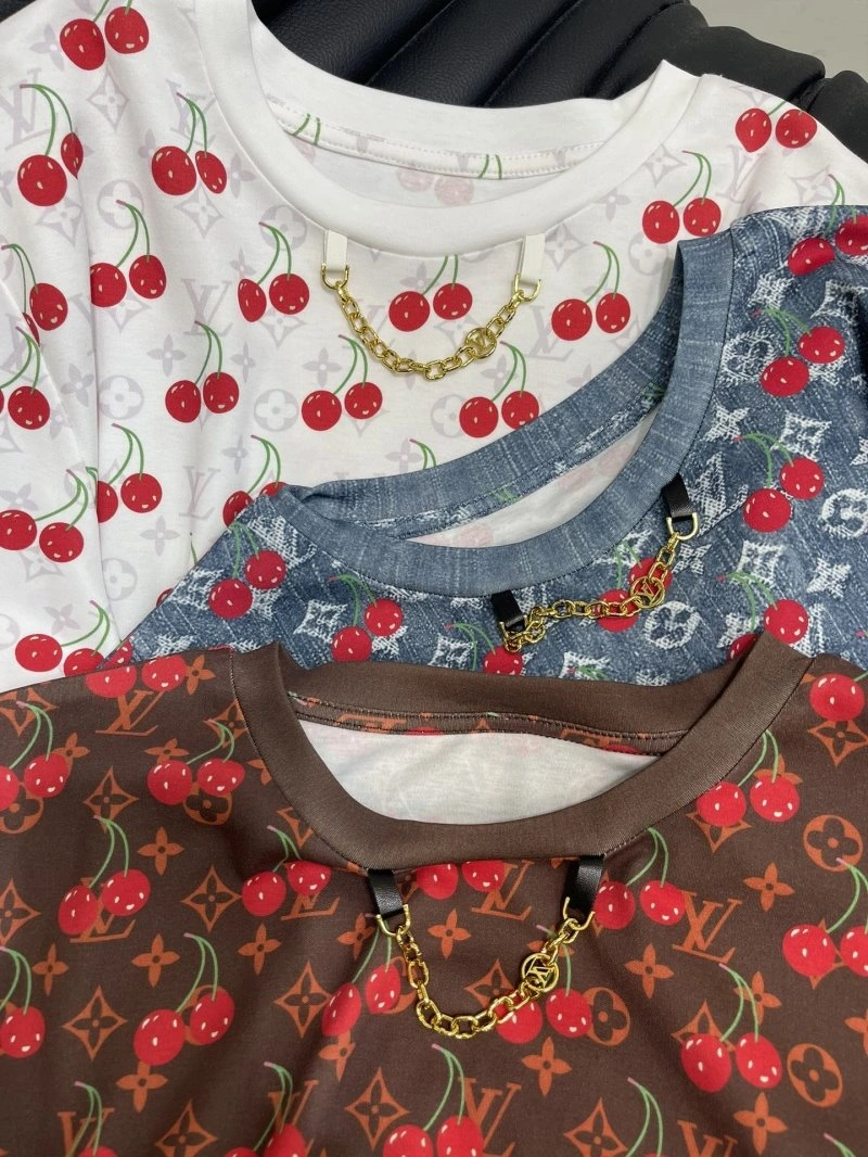 Indistinguishable Louis Vuitton T-Shirts