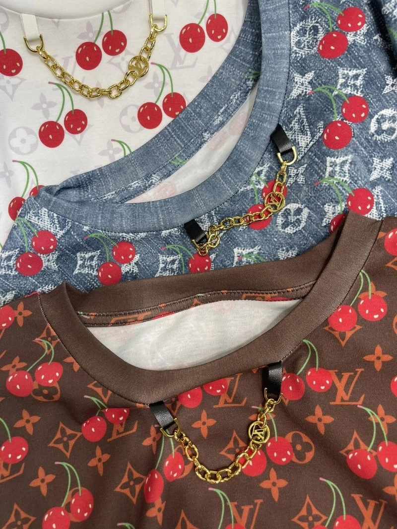 Indistinguishable Louis Vuitton T-Shirts