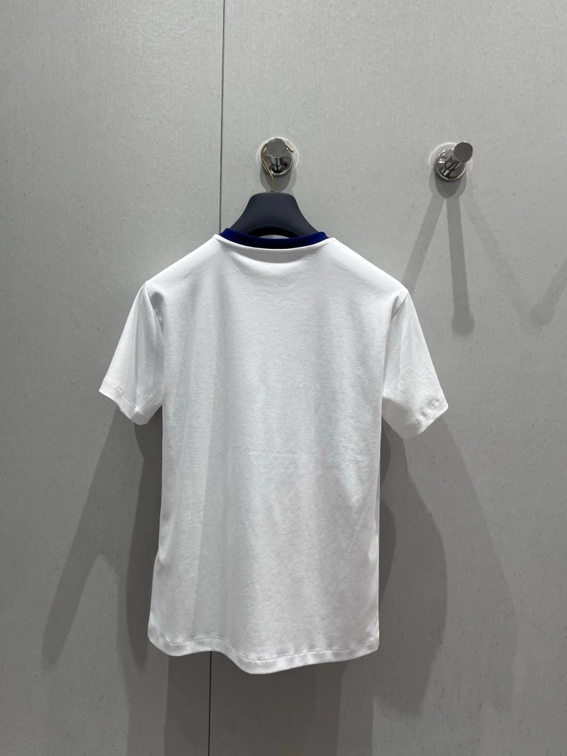 Indistinguishable Louis Vuitton T-Shirts