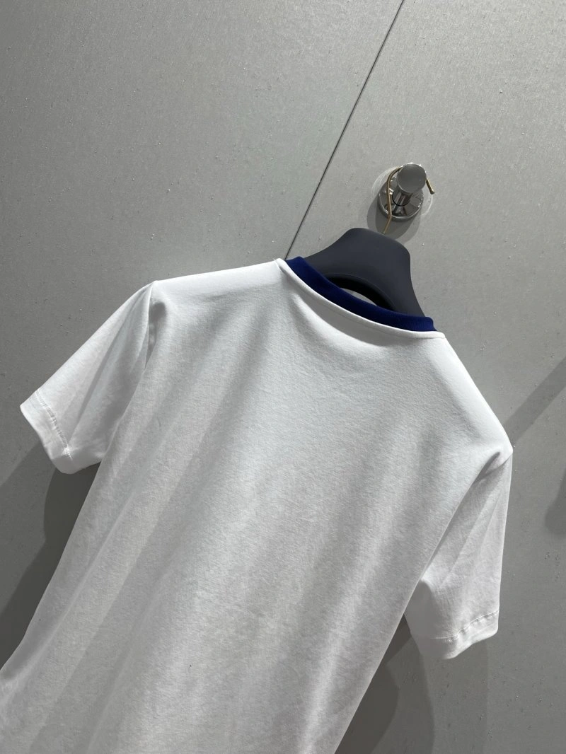 Indistinguishable Louis Vuitton T-Shirts