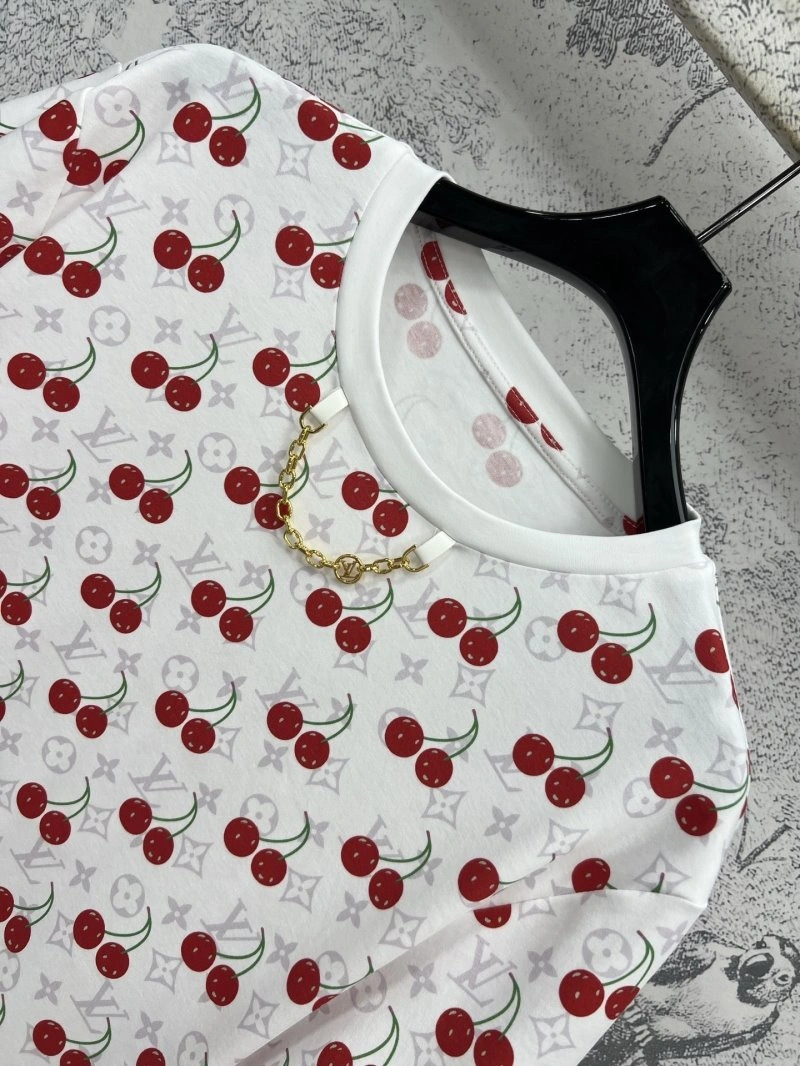 Precise copy Louis Vuitton T-Shirts