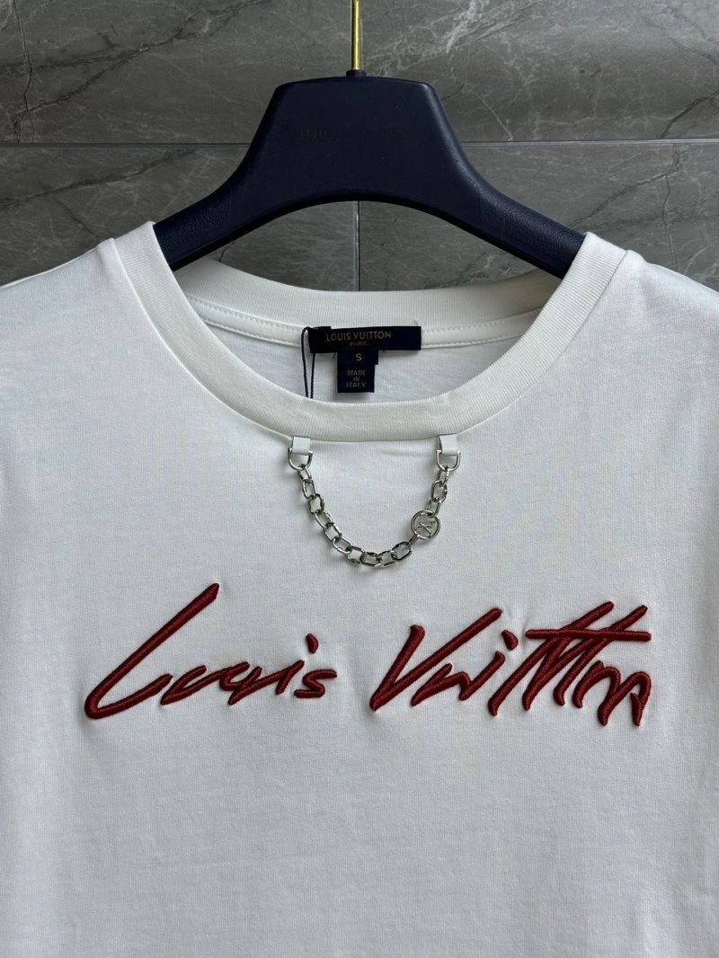 Indistinguishable Louis Vuitton T-Shirts