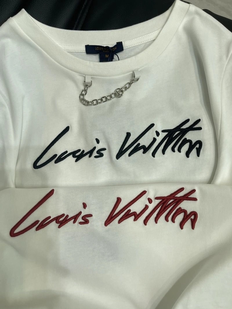 Accurate model Louis Vuitton T-Shirts