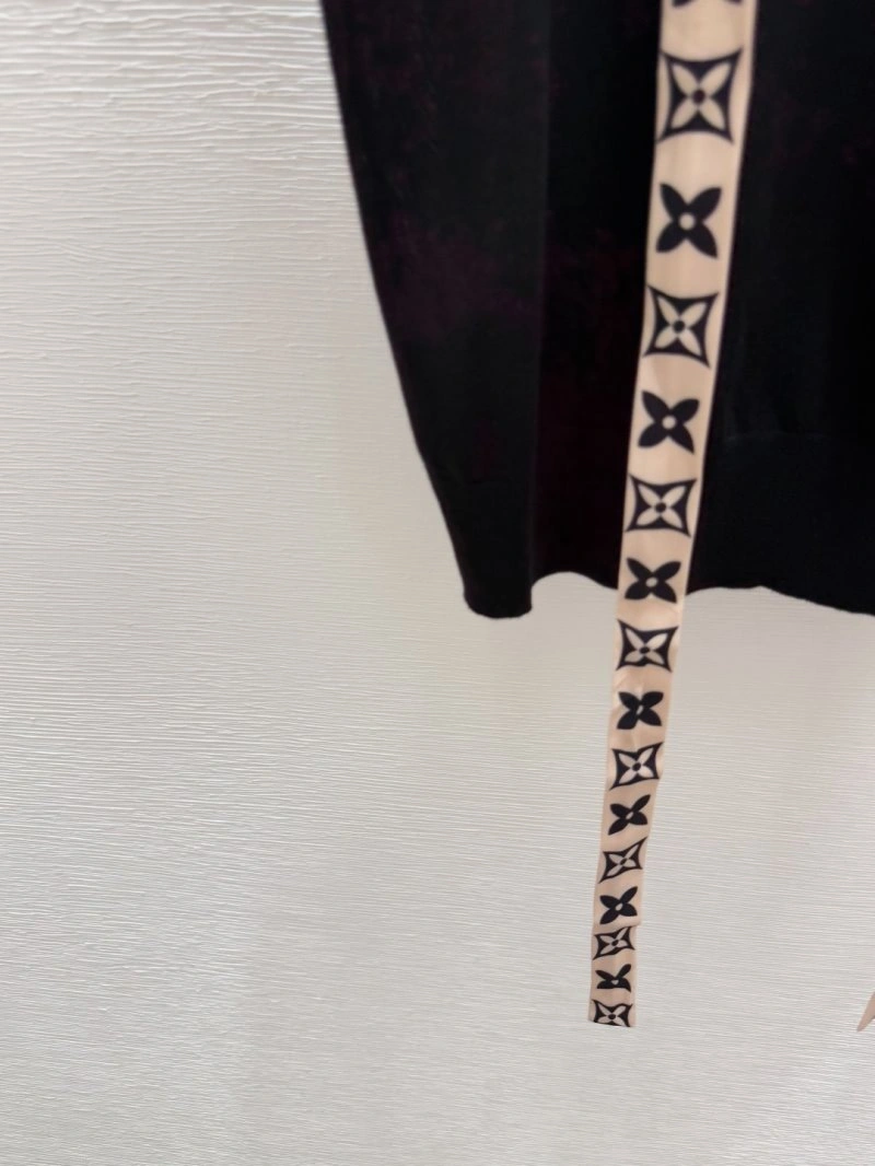 Accurate model Louis Vuitton T-Shirts