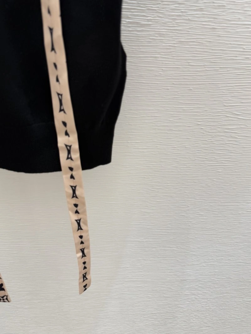 Accurate model Louis Vuitton T-Shirts