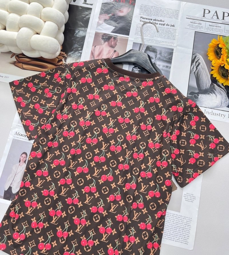 Exact replica Louis Vuitton T-Shirts
