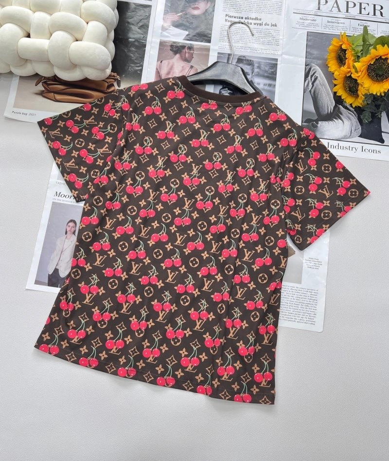 Exact replica Louis Vuitton T-Shirts