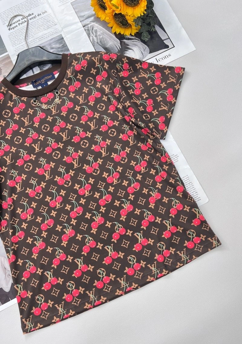 Exact replica Louis Vuitton T-Shirts