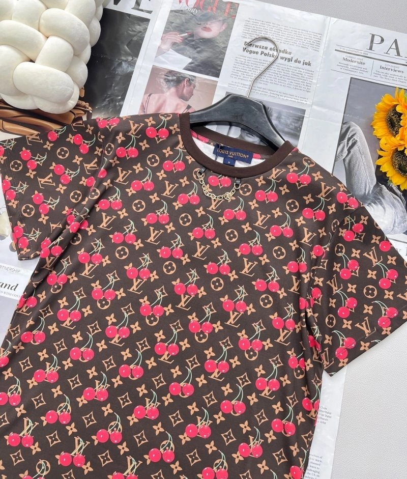 Exact replica Louis Vuitton T-Shirts