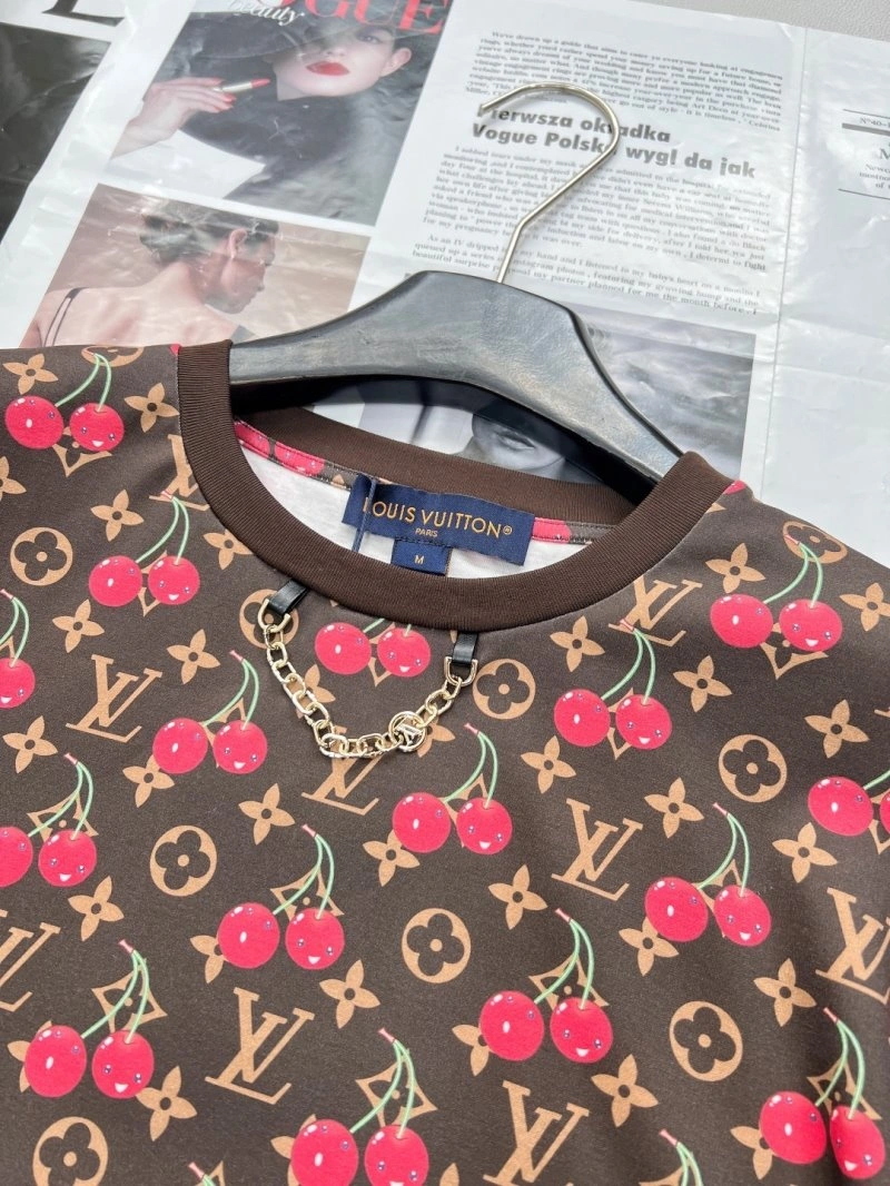 Exact replica Louis Vuitton T-Shirts