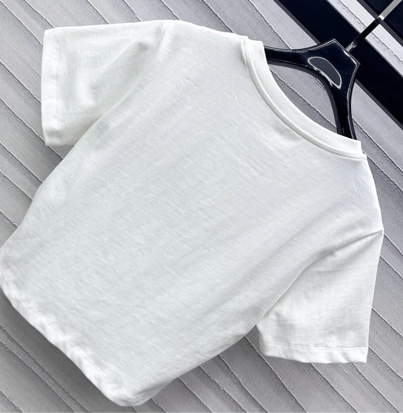 Indistinguishable Louis Vuitton T-Shirts