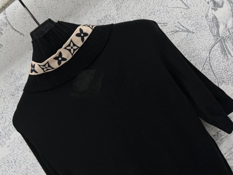 Top match Louis Vuitton T-Shirts
