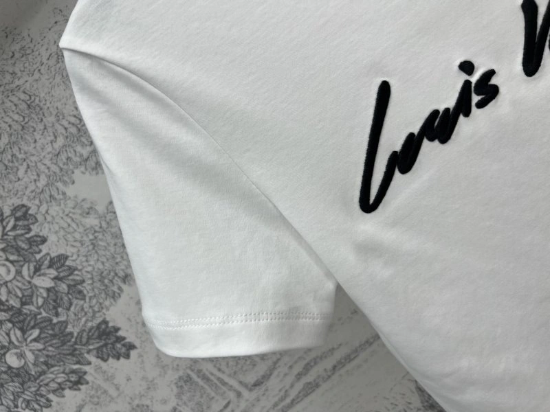 Low-cost Louis Vuitton T-Shirts