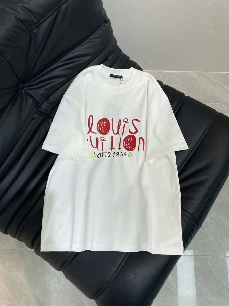 Accurate model Louis Vuitton T-Shirts